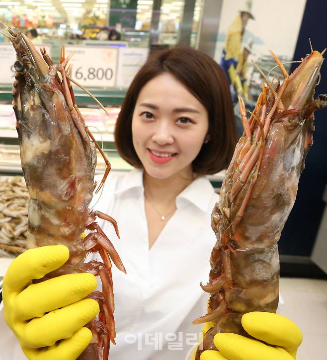 포토 이마트 킹 블랙타이거 새우 선보여