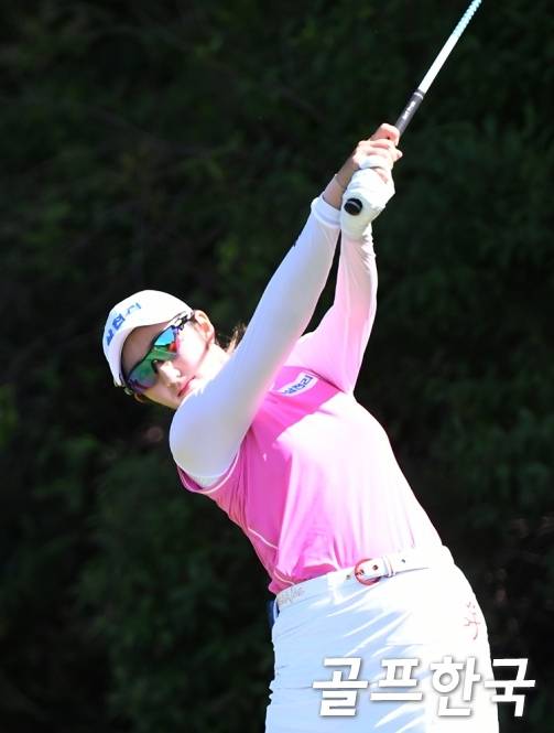 벙커샷 이글 배선우, JLPGA 메이저 이틀 연속 단독1위