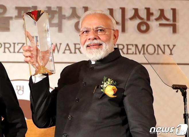 인도 모디 총리 총선 압승트럼프 재집권 축하
