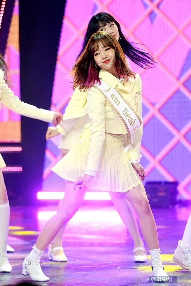 포토 위키미키 최유정 춤추는 인형
