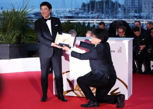 팩트체크 칸 80년 미국·유럽·일본 잔치판 엎은 봉준호 한국 첫 황금종려상