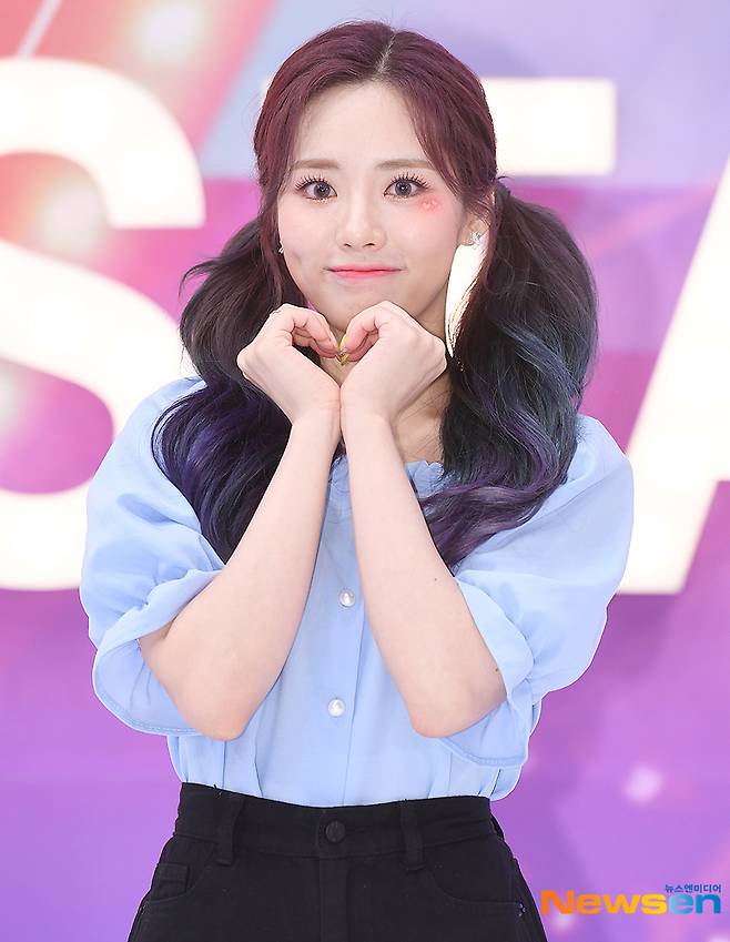 프로미스나인 박지원 귀여운 양갈래 포니테일 포토엔hd