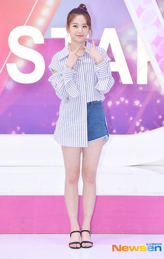 프로미스나인 장규리 시선강탈 셔츠여신 포토엔hd
