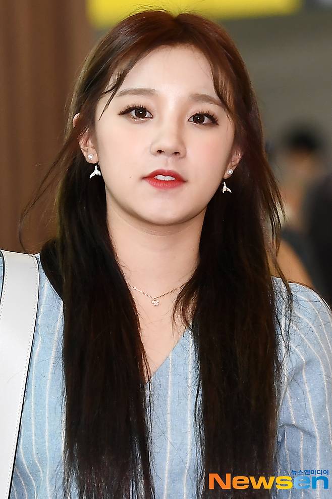 여자아이들 우기 사랑스러운 아이컨택 포토엔hd