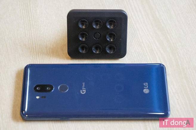 [리뷰] 만 원의 행복을 주는 고속 무선충전기, 엔보우 'WC02'