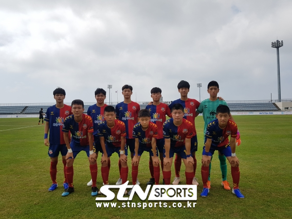 [제주국제유스] '한재훈 멀티골' 수원FC, 감바와 2-2 무승부