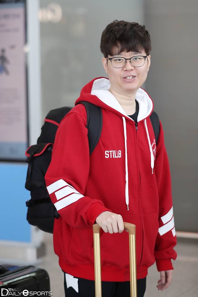 포토 첫 롤드컵 출국 소드 최성원 방긋방긋