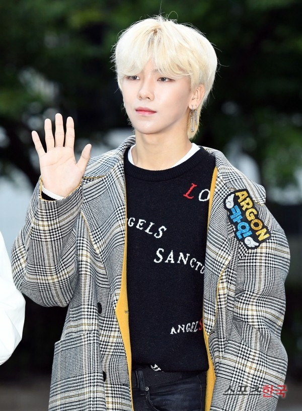 아르곤 카인 금발 귀공자 뮤직뱅크 출근길