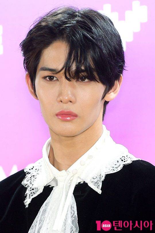 [TEN PHOTO]CIX 배진영 '눈빛으로 말해요'