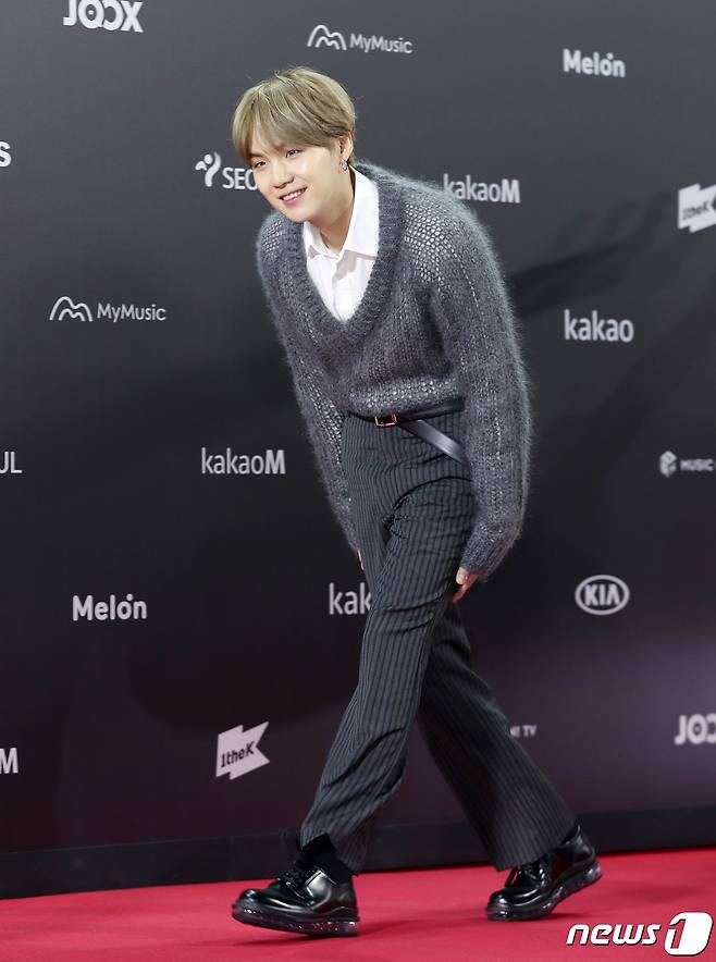 방탄소년단 슈가 공손한 입장