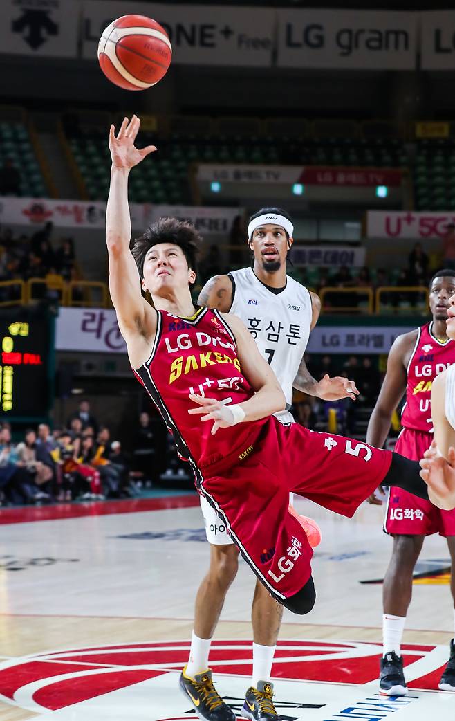 막판에만 명품 접전? 알맹이 없었던 KGC-LG전