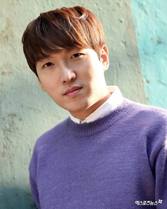 황인욱 "엄청난 노력파, '긍정의 힘'이 인생 모토" [입덕가이드①]