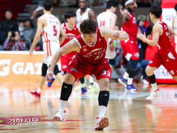 이승현 승리 가자 경향포토