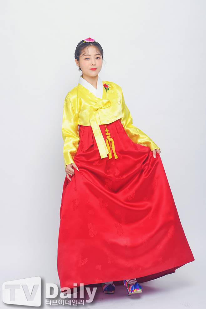 [TD인터뷰+] HYNN '꽃신까지 깜찍하게'