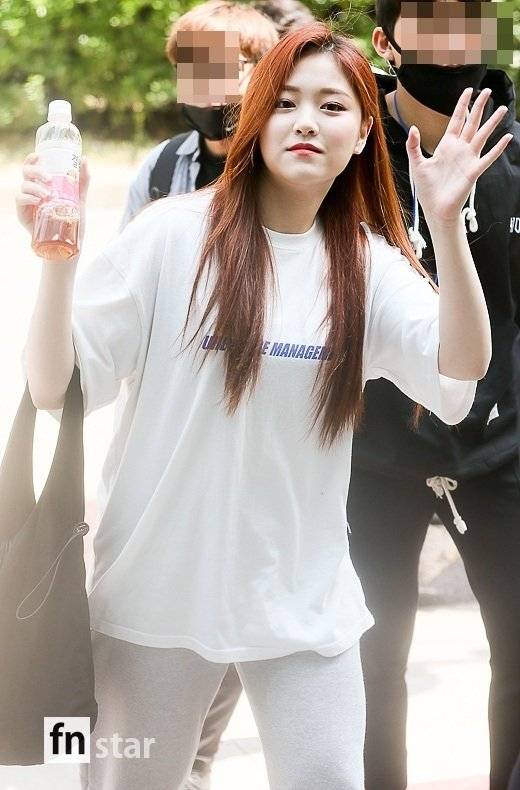 포토 이달의 소녀 현진 애교 가득한 미소