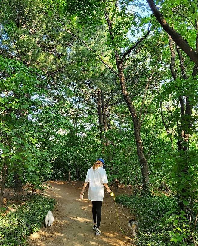 성유리 흰티레깅스만 입었을 뿐인데 청순 미모몸매 Sns★컷