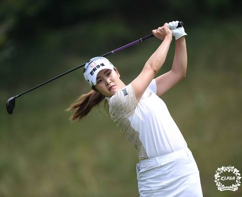 김지현 프로의 파워풀한 티샷 [KLPGA BC카드·한경 레이디스컵]