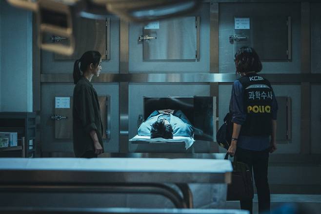 트레인 윤시윤x경수진x신소율 시신안치실 현장 포착