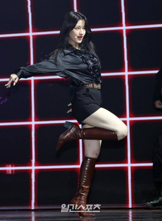 포토 오승희 우아한 니킥