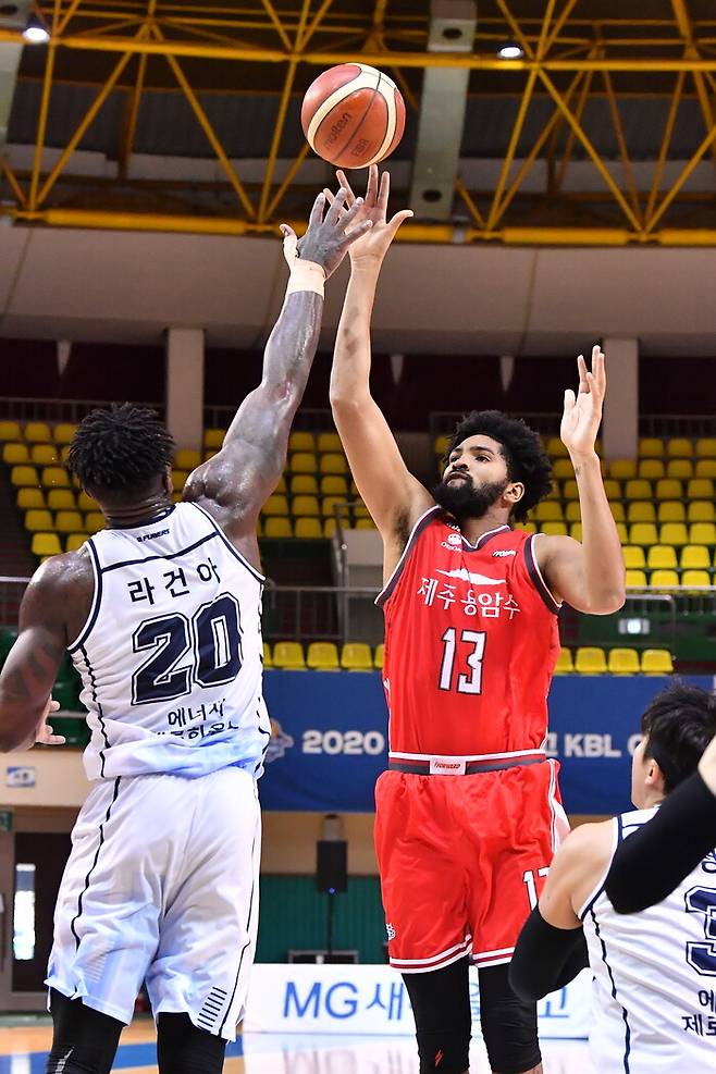 [20 KBL 컵대회] '로슨-최진수 활약' 오리온, KCC 꺾고 결승행