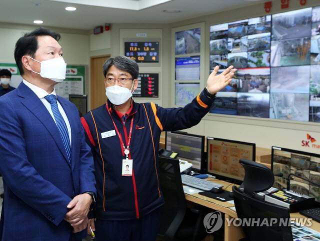 SK머티리얼즈, 日JNC와 OLED 소재 합작사 설립.."핵심 소재 국산화"