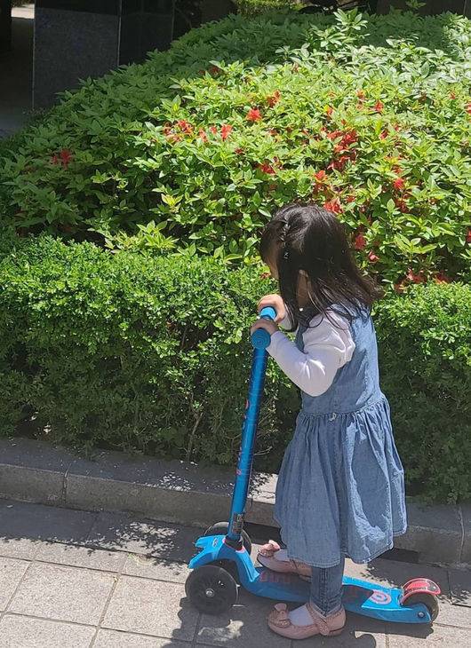 Lee Ha Jung , ' Jung Jun-ho ' daughter Yudam is 22 months .. shining ...