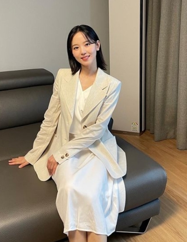 강한나 휴가 근황 배경은 거둘 뿐 청바지 입고 상큼美 Sns★컷