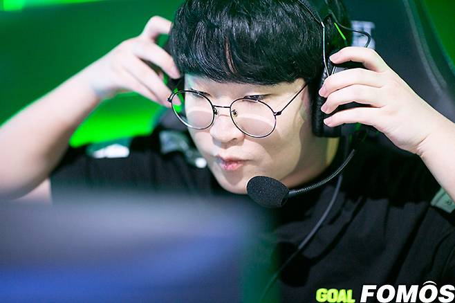 포토 Lck 경기 준비하는 프레딧 브리온 딜라이트 유환중