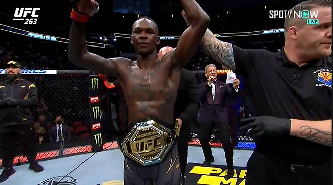 경기력여유 아데산야 Ufc 미들급 3차 방어전 성공