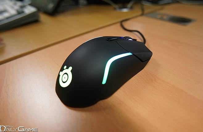 [리뷰] 스틸시리즈 고성능 유선 게이밍 마우스 '라이벌5'