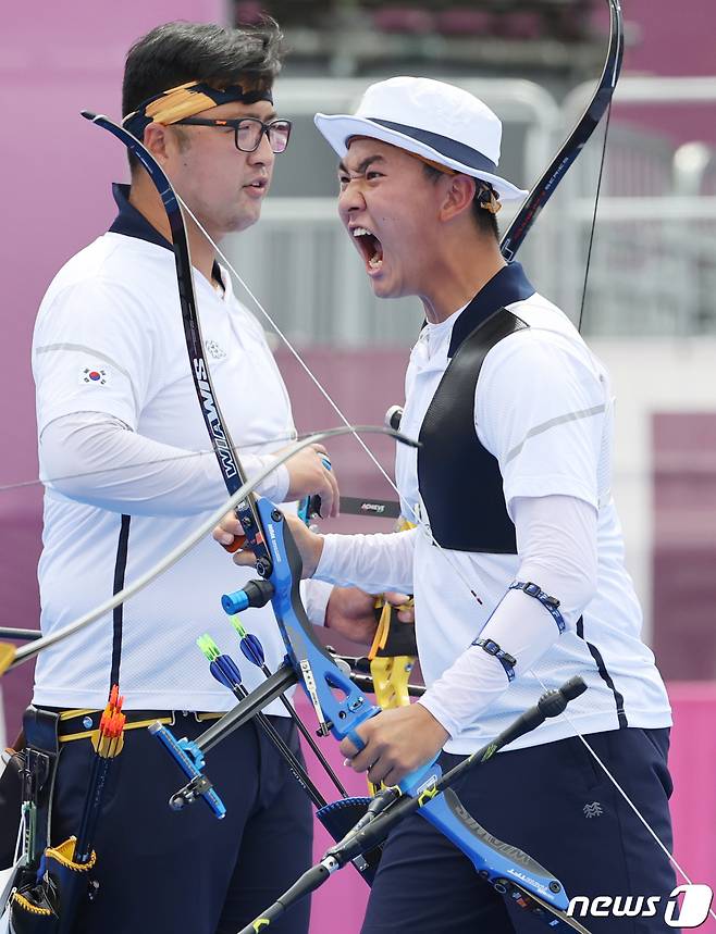 양궁 막내 김제덕 10점 함성