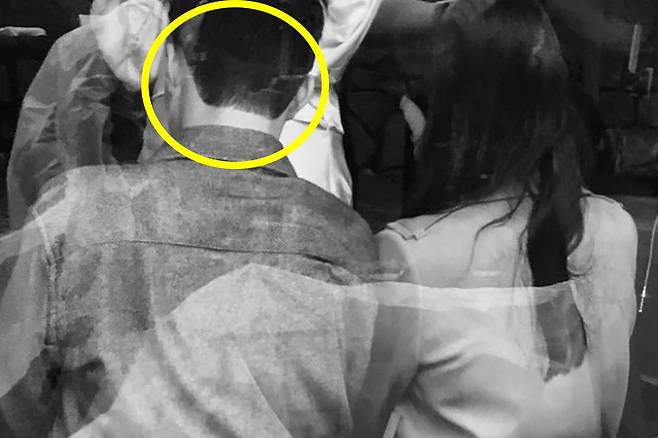 송혜교와 투샷 남긴 대세 남자 배우 갑작스레 전해진 소식 어썸클