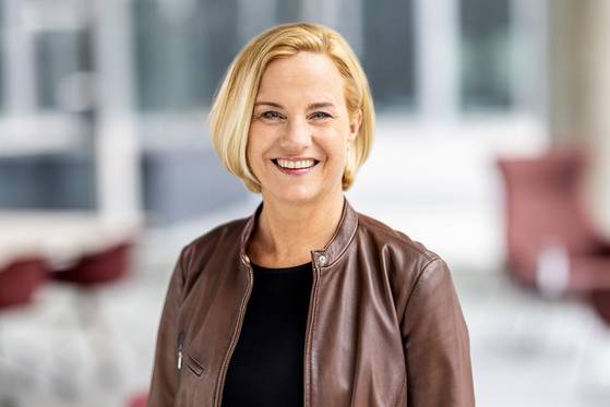 [INTERVIEW] Mercedes EQS SUV is first mover in large electric SUV market