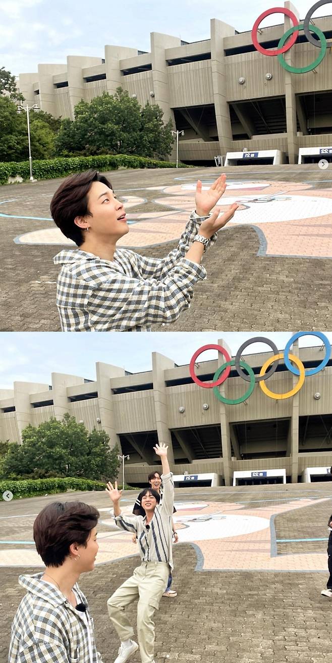 BTS Jimin , a delightful energy spout...I also capture Jin and J-Hope