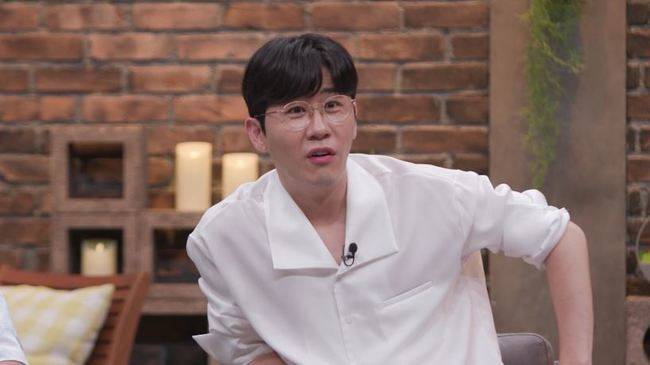 Park Tae-hwan , a writer with Xiu Qing from Beautiful looks and pink ...