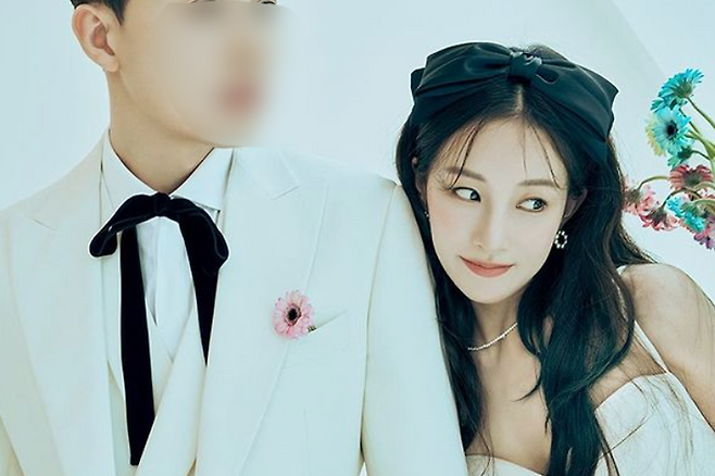 8살연상과 결혼♥발표한 31살 여배우임신 소식 어썸클