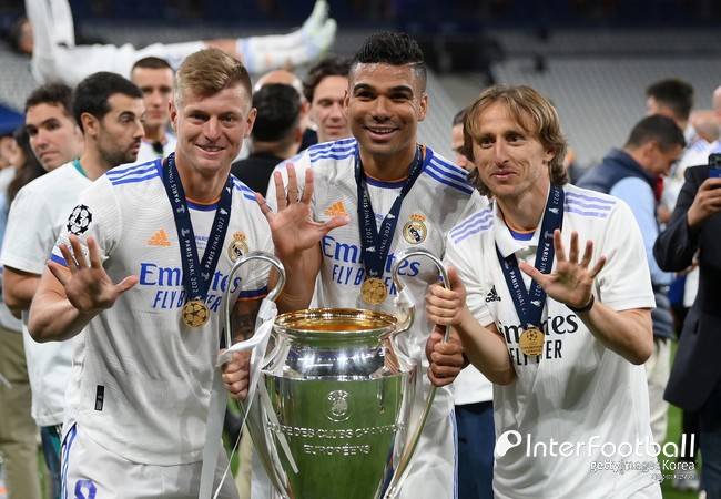 맨유 팬들 설렘 폭발..'UCL 5회 우승' 월클 MF "클럽 위대함 위해"