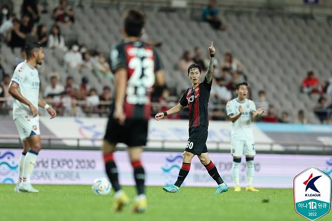 Goal 현장리뷰 김현 극장골 수원fc 서울 원정에서 2 2 극적인 무