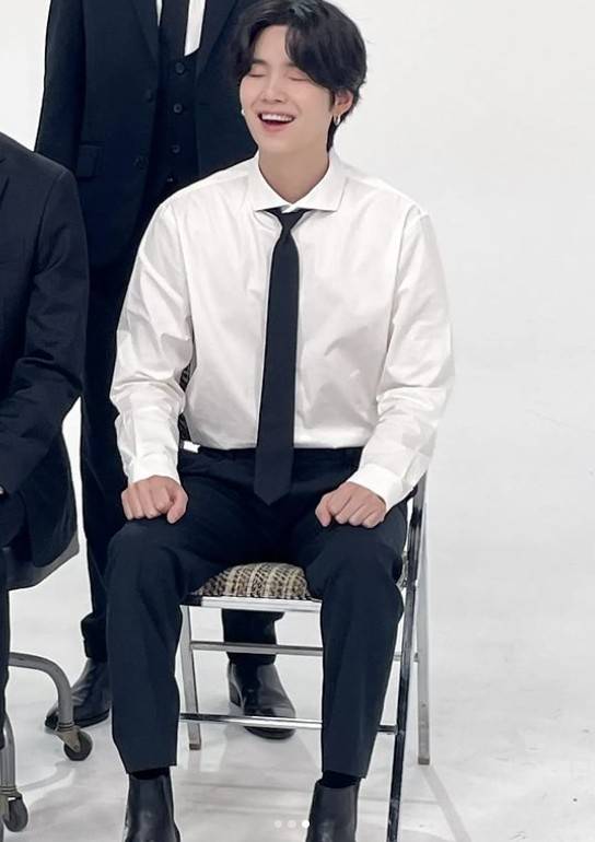 BTS Suga melts in eyes...Simkung in a neat suit