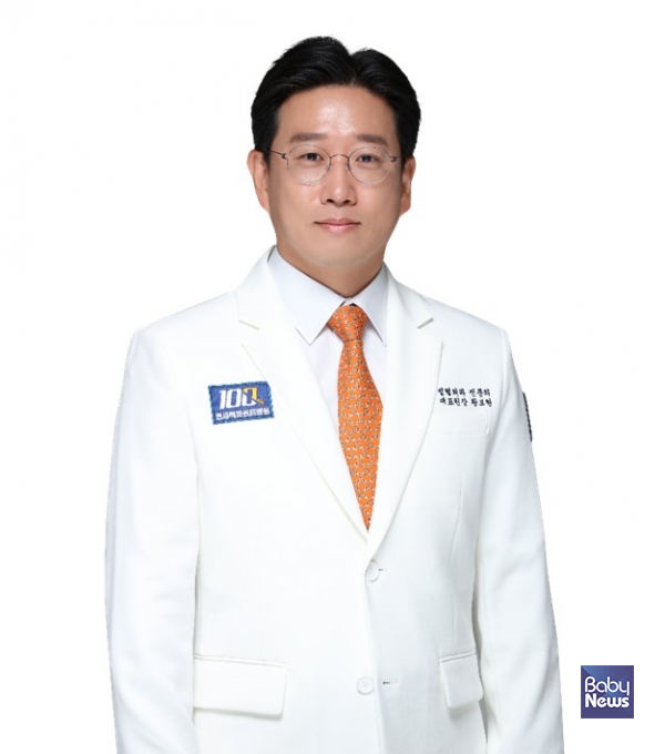 무릎 퇴행성 관절염 진행 상황에 맞춰 치료해야