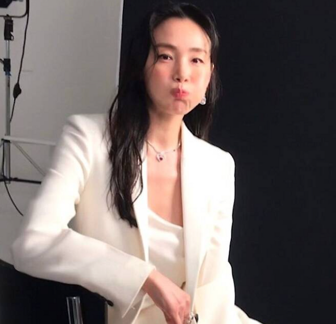 몰랐는데 키 엄청 큰 174cm 비율 여신 배우 스타일링 어썸클