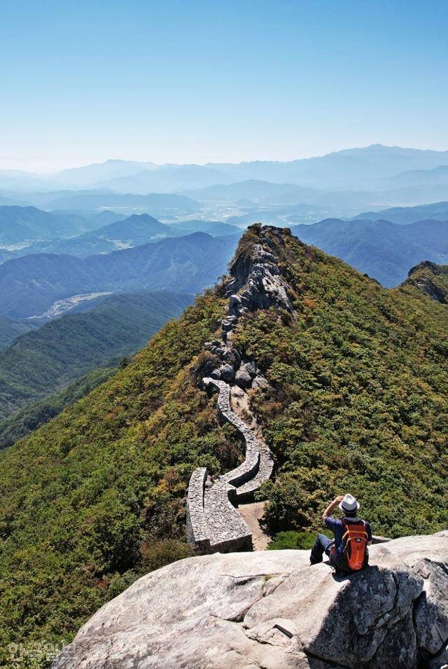 해발 1200m 산꼭대기 산성 그 아름다움이 차라리 눈물겹다 자박자박 소읍탐방