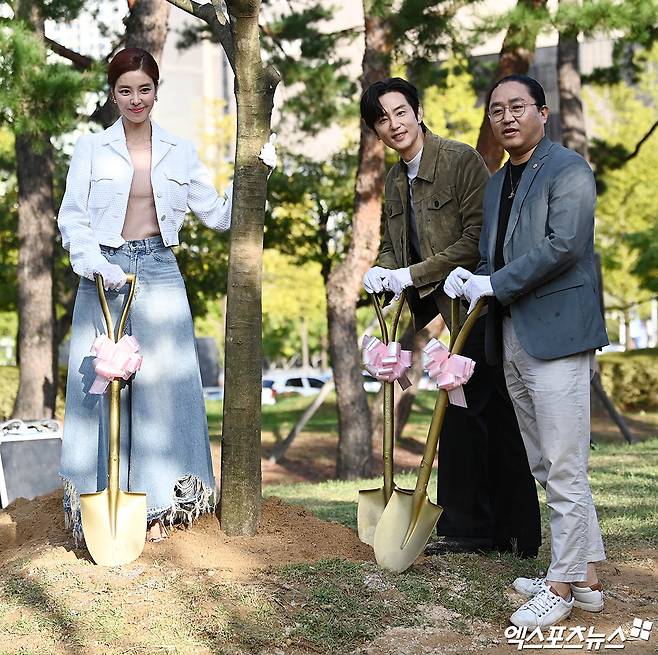 Kim Gyu-ri - Kwon Yul - Kim Han-min 'Pressure Water Event'