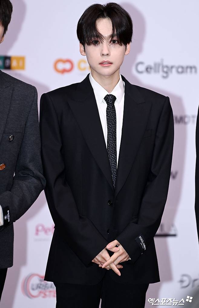 위너 김진우 우유빛 피부 엑s Hd포토