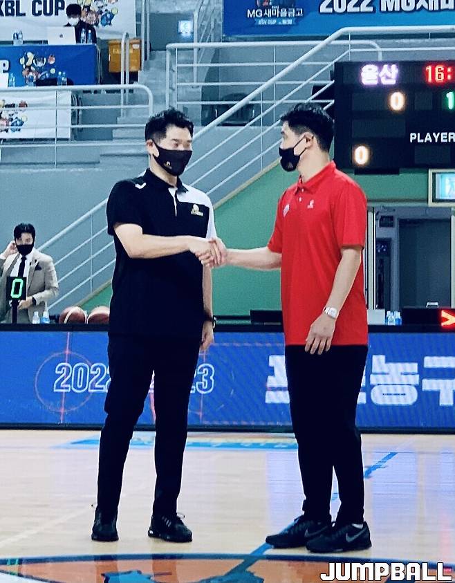Kbl컵 아우가 형 이겼다 조동현 감독 Kbl 최초 감독 형제대결서 승리