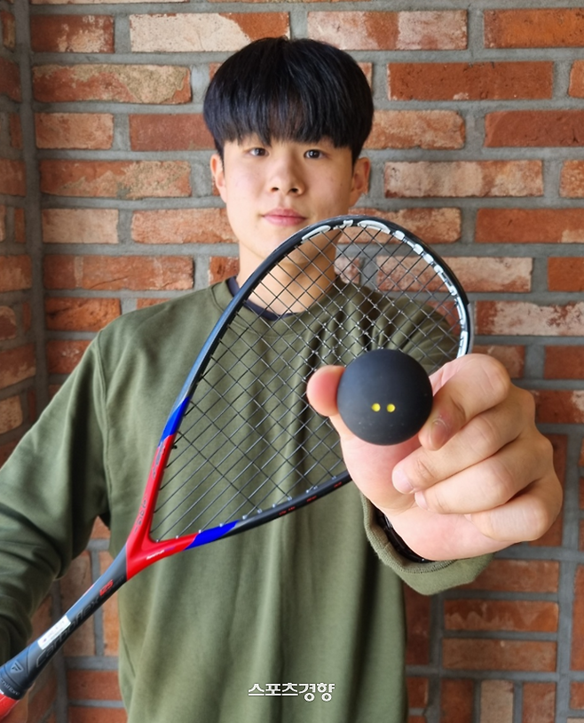 스쿼시 코트는 나홀로 싸우는 전쟁터 올해 5관왕 스쿼시 국가대표 이민우