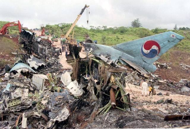 한국 민주화에 존댓말이 걸림돌항공기 추락사고 원인으로도 지목돼