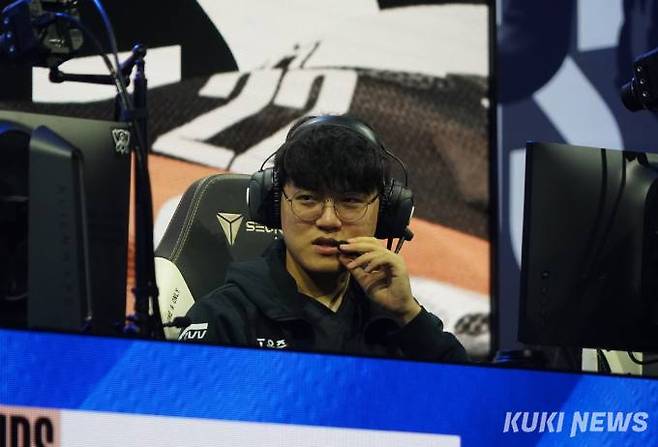 구마유시 날았다 T1 C9 잡고 2승 신고 롤드컵