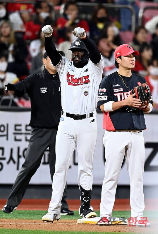 '업셋? 어림도 없지' kt, KIA 6-2 제압.. 키움 기다리는 준PO로 간다[WC1차전]