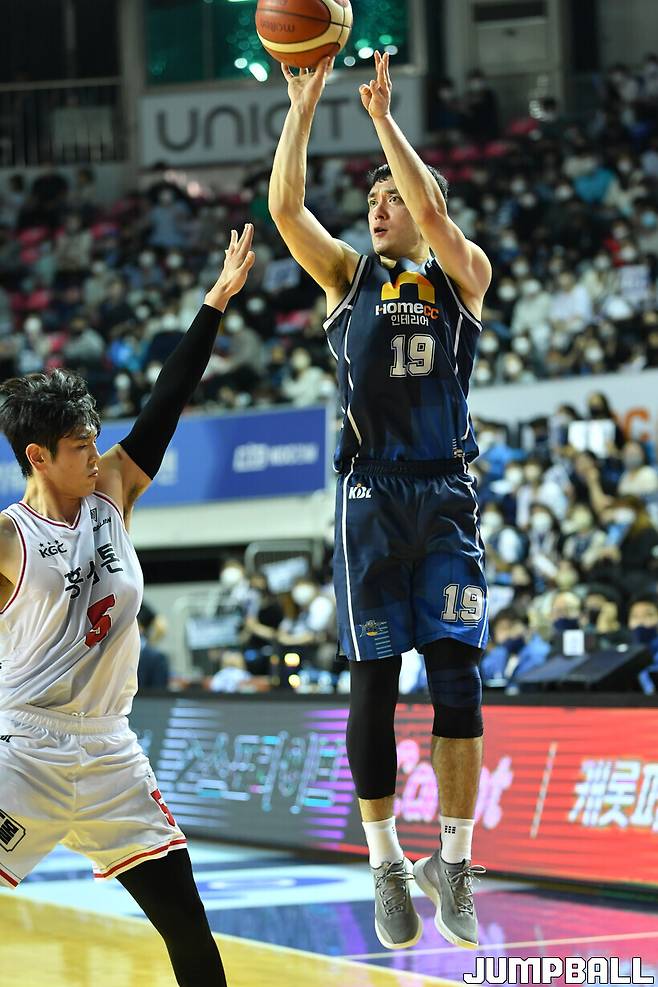 '이근휘 커리어하이 23P' KCC 홈에서 2연패 탈출